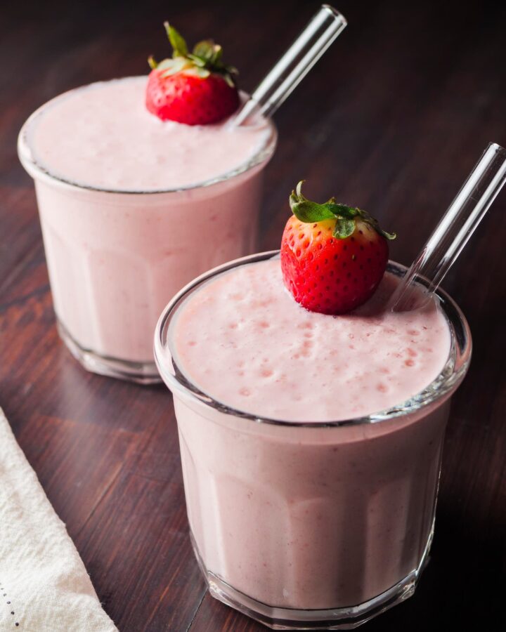 1 Minute Strawberry Smoothie Recipe | Easy Strawberry Smoothie